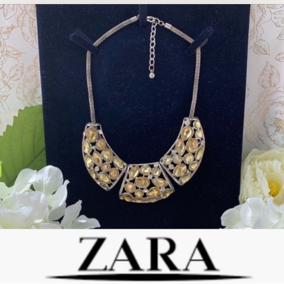 Zara | Jewelry | Nwot Zara Stunning Gold Clear Crystal Necklace | Poshmark